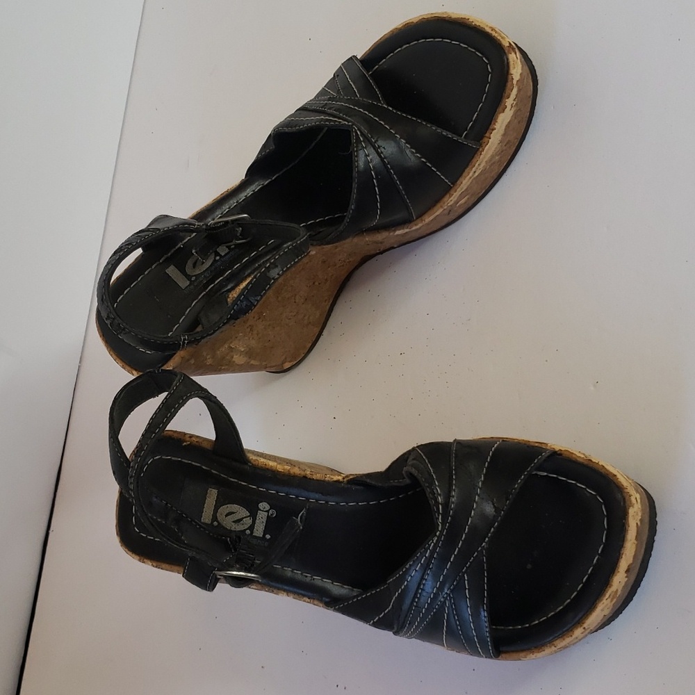 L.E.I. Vintage Y2k Early 2000s Cork Wedge Sandals Siz… - Gem